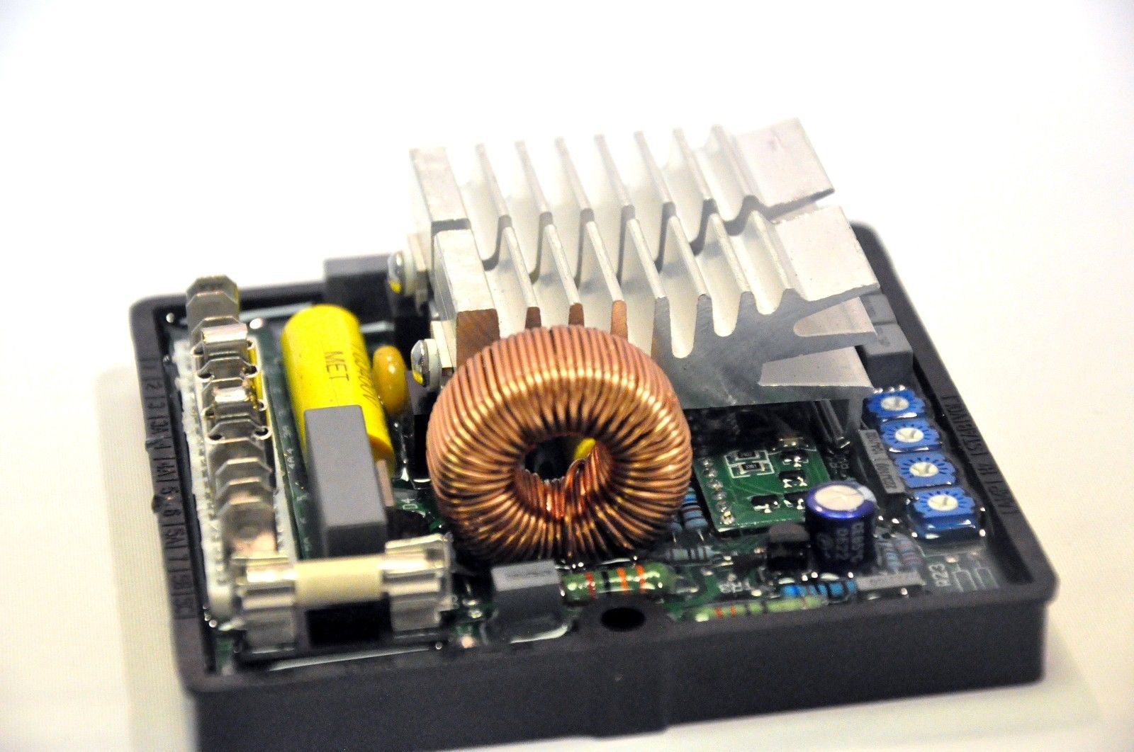 SR7-2G: AVR Automatic Voltage Regulator | Novi Group