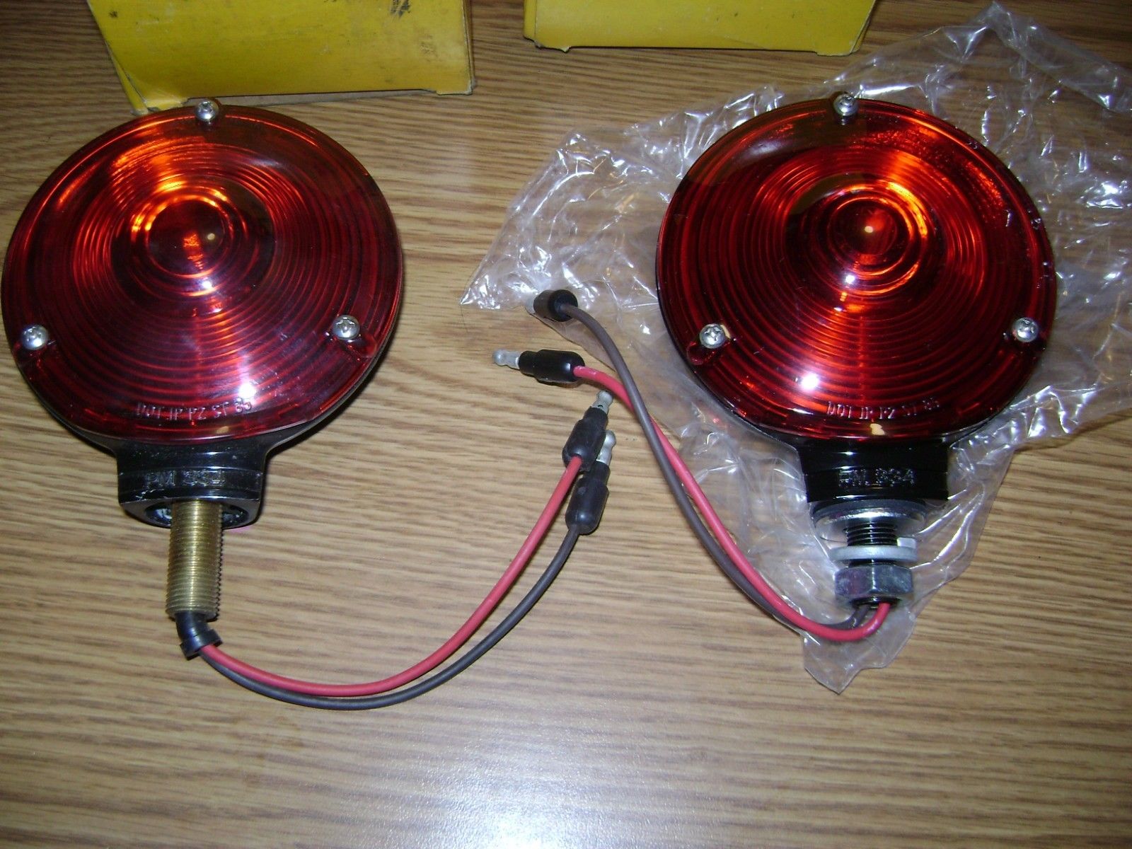 9G-8556: Signal Lamp, Red | Novi Group