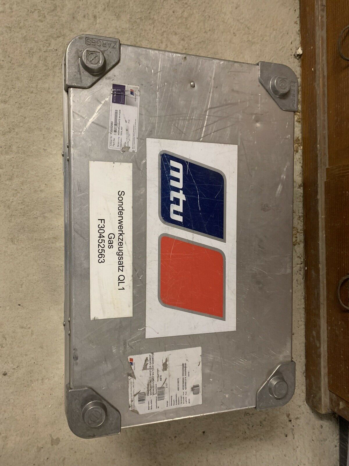 F30452563: TOOL KIT | Novi Group