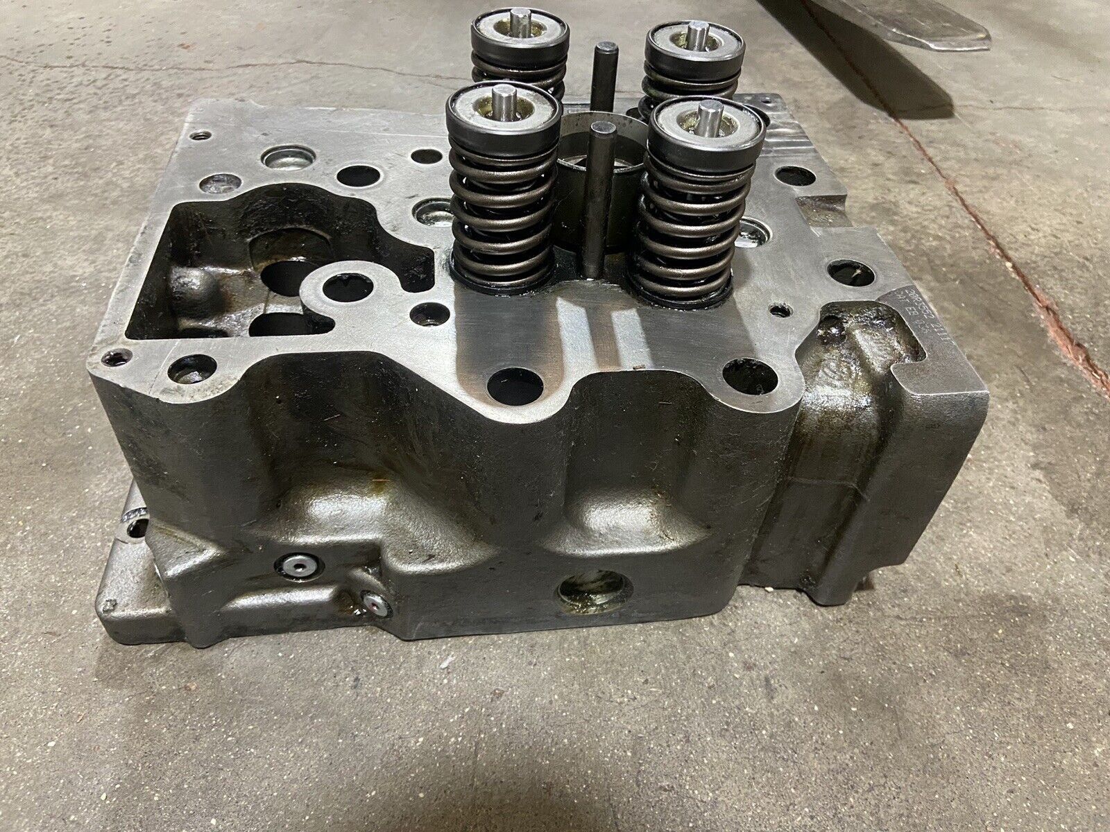 20R-3552: HEAD G CYL | Novi Group